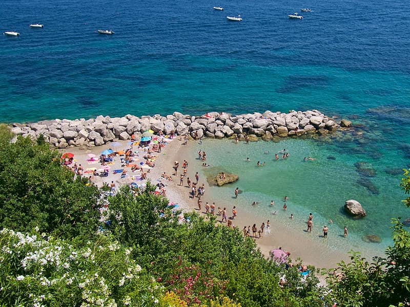 Beach Guide to Capri: Free Spots and Private Lidos